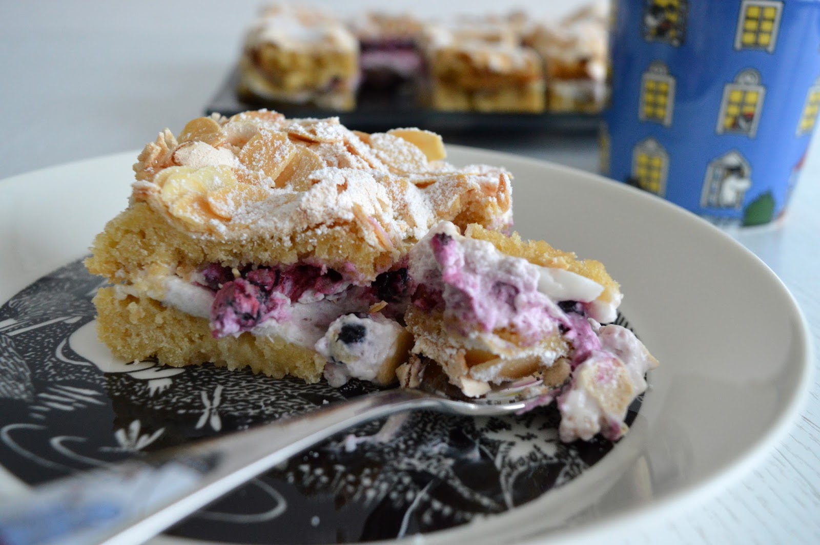 Emerald City: Mustikka-Britakakku