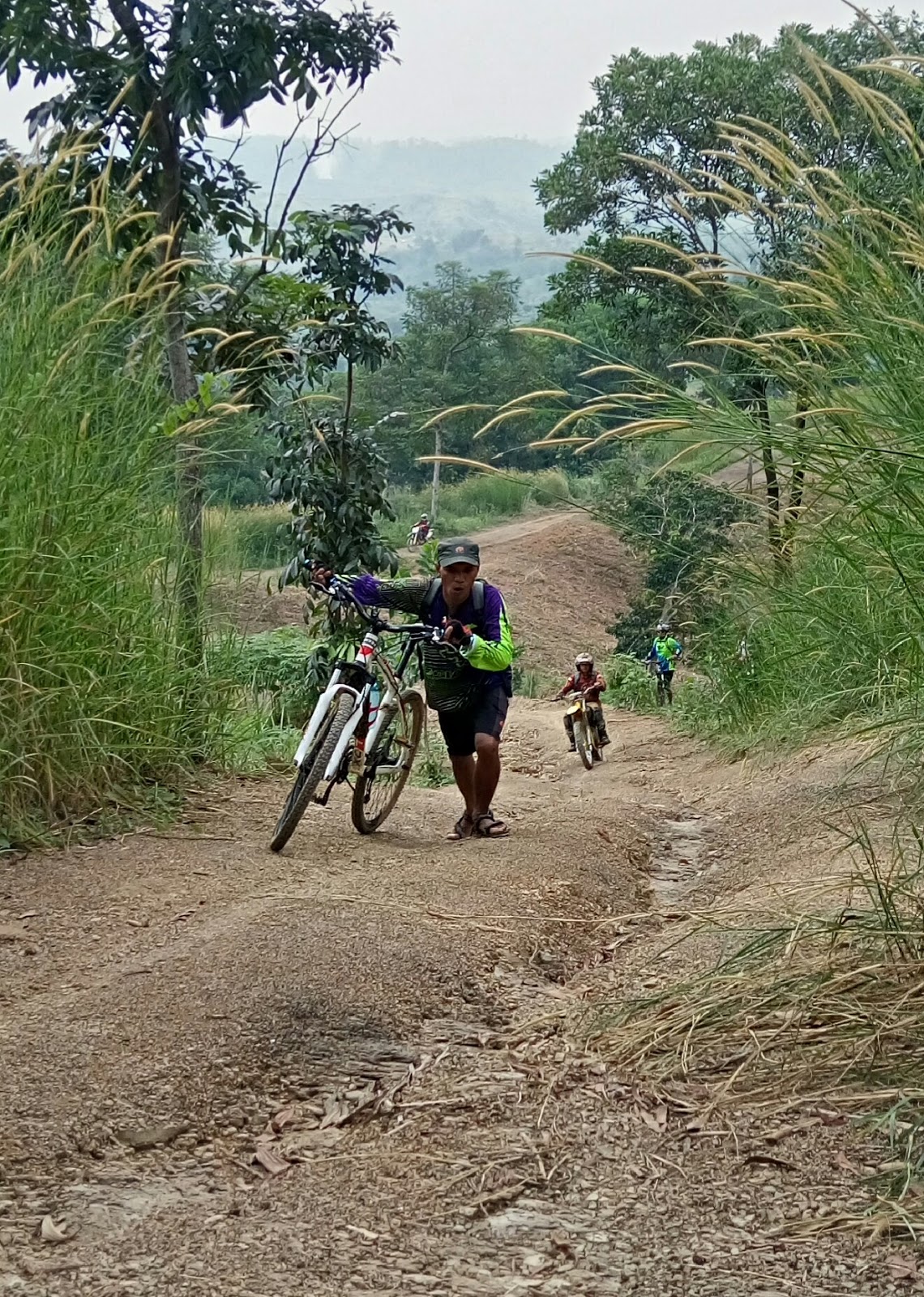 Gowes Batu Garunggang Geopark Hambalang Sentul ~ DANI ALEX MOKAR RORONG