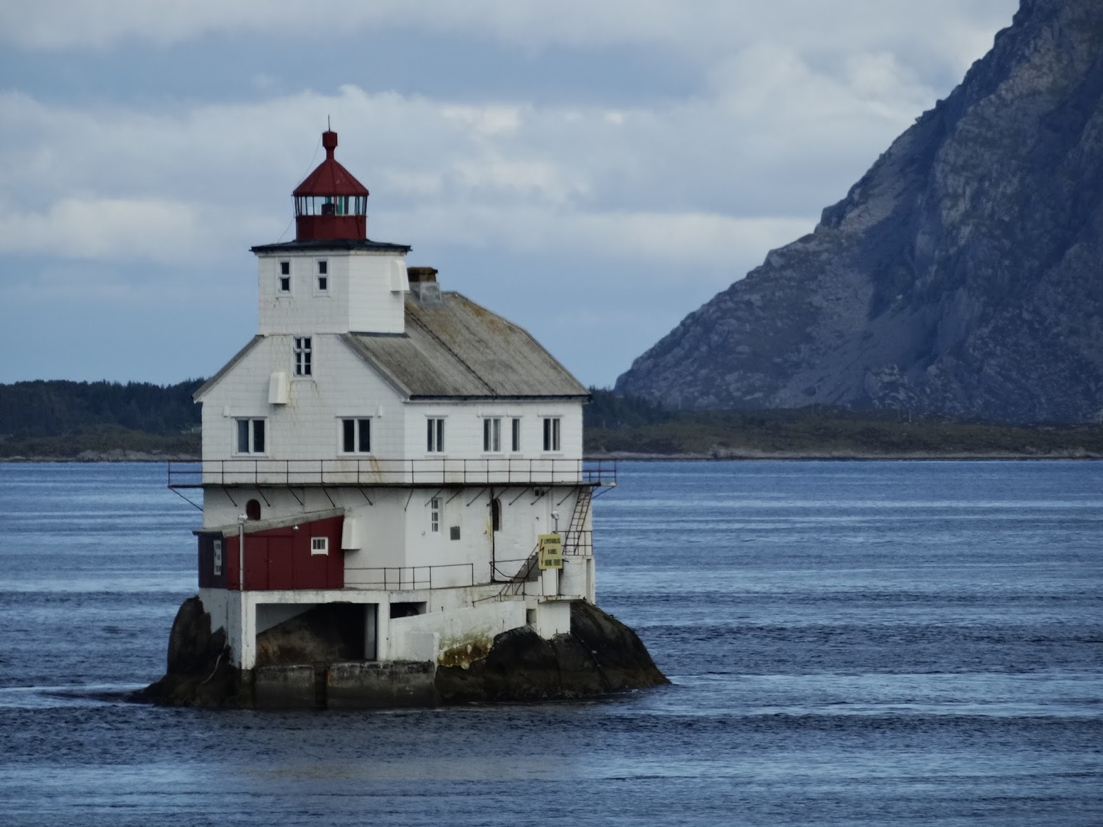 WEBS OF SIGNIFICANCE: Memories of lighthouses, including those on ...