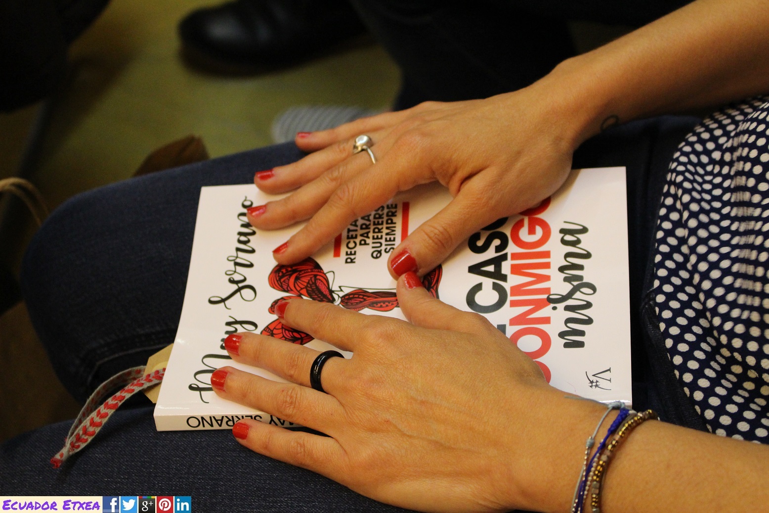 May Serrano presenta su libro: «Me caso conmigo misma» – Ecuador Etxea