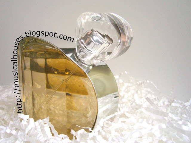 Elizabeth Arden Untold Perfume Review: A Modern, Well-Rounded Fragrance ...
