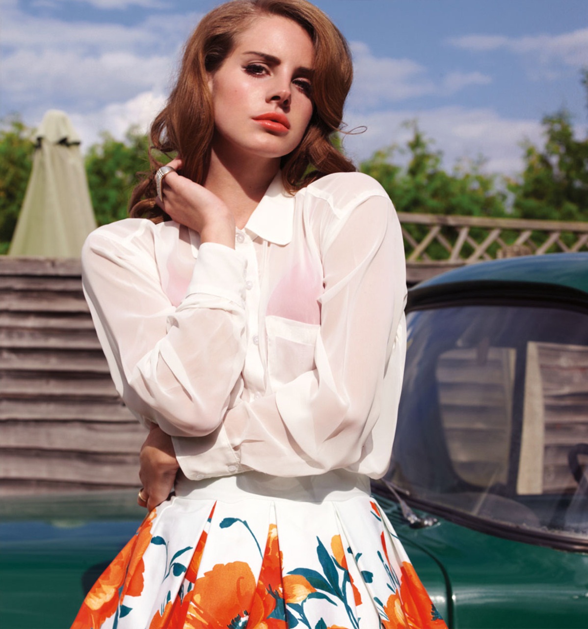 Awkwardly Dancing: Lana del Rey Style.