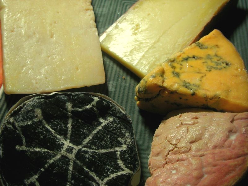 Herkkusuun lautasella Ruokablogi: Juusto saa viinin laulamaan