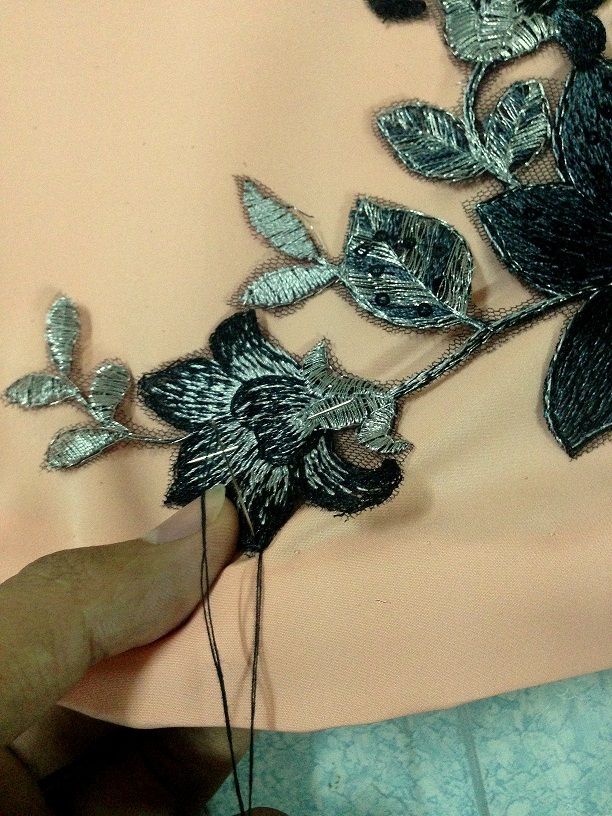 Mohd Faiz Haikal: CARA MENJAHIT LACE DAN MANIK