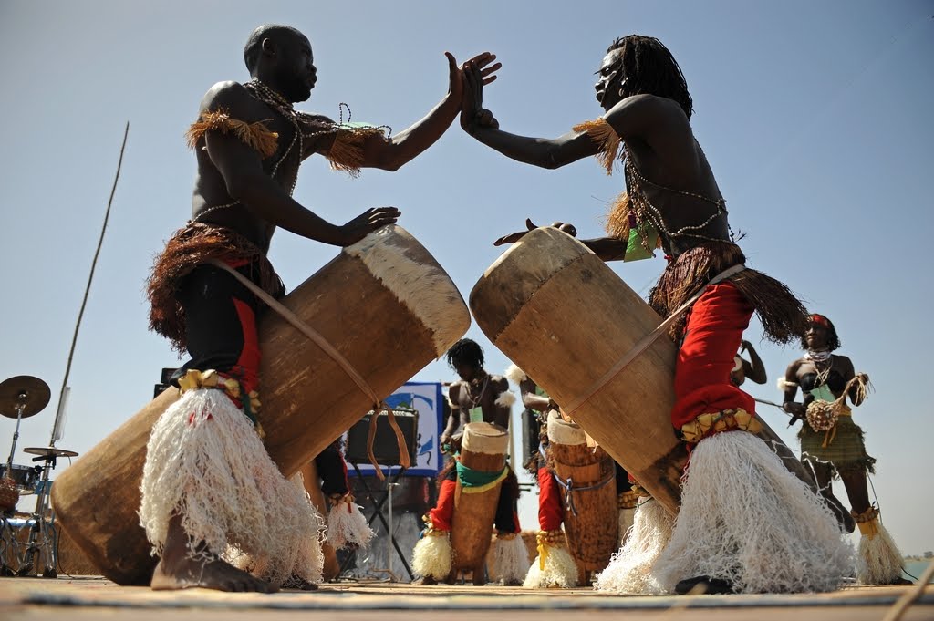 INNOVACIÓN PSICOARTE PUERTO RICO: Uso de instrumentos primitivos