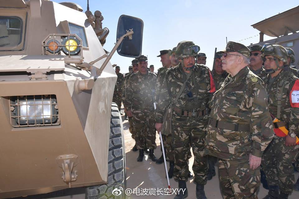 China Defense Blog: Photos of the day: SM4 120mm self-propelled mortar ...