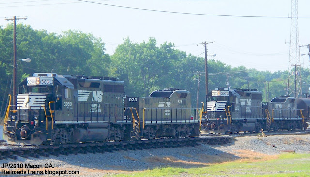 RAILROAD Freight Train Locomotive Engine EMD GE Boxcar BNSF,CSX,FEC ...