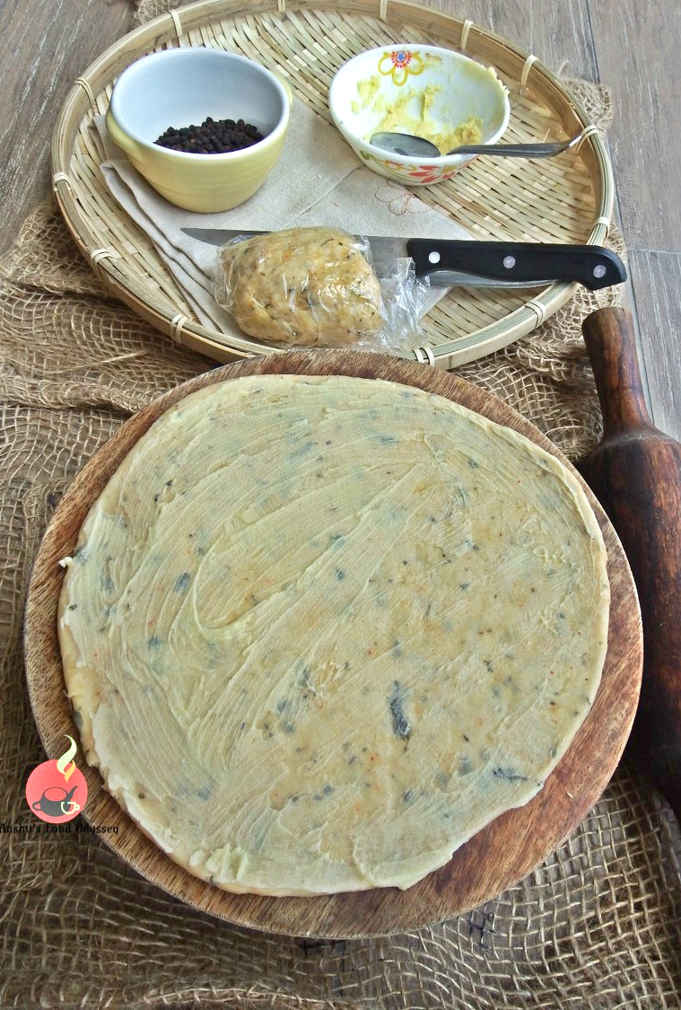 Tikoni Methi Mathri | Methi Nimki | Fenugreek flavored Indian Fried ...