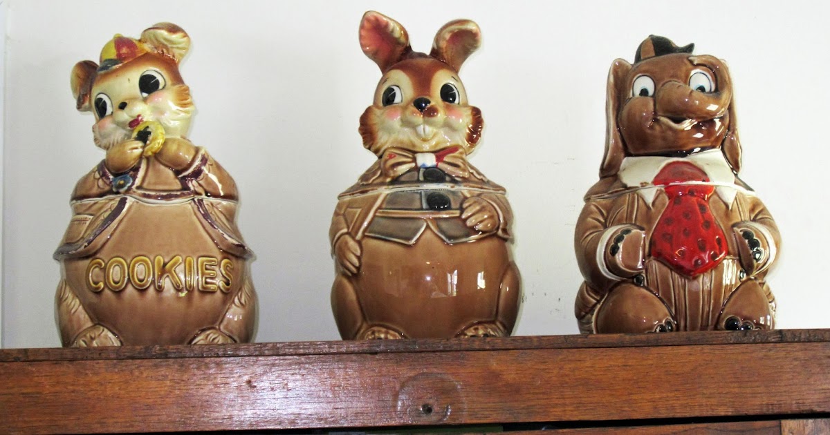 Hibiscus House: The Antique Cookie Jar Collection