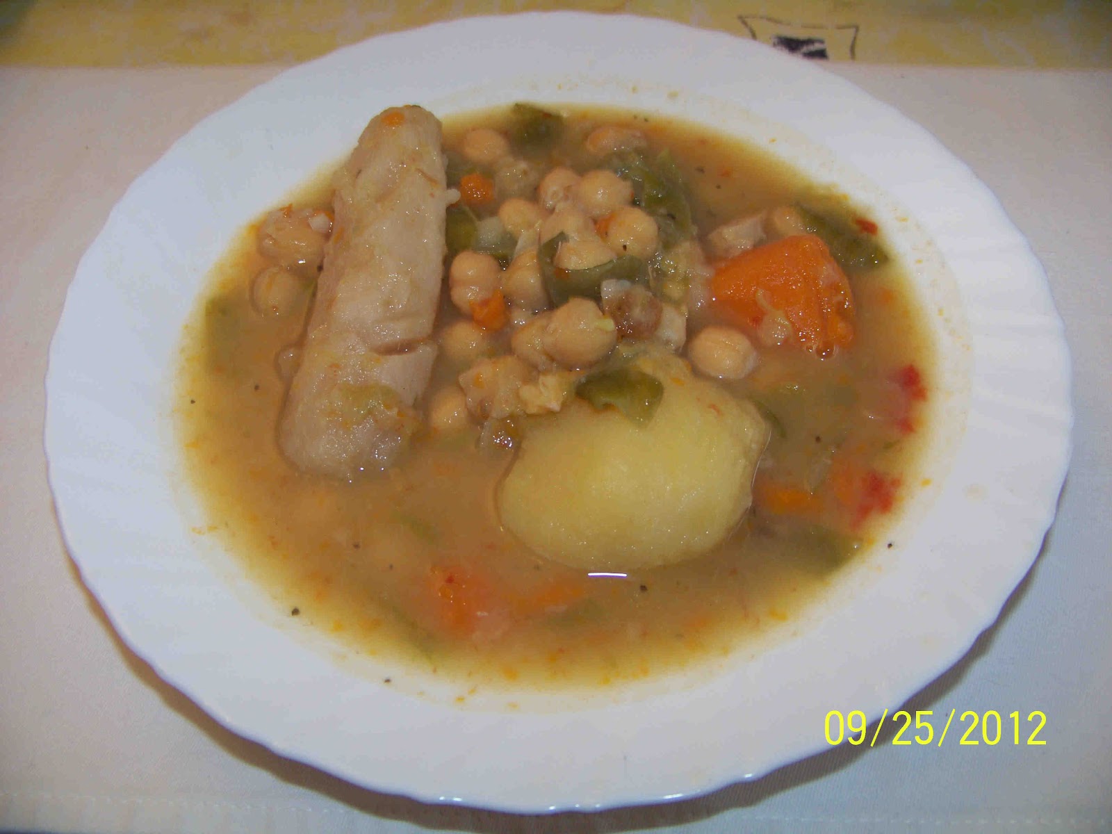 Culinaria y otras cosas: Cocido de garbanzos con nabos