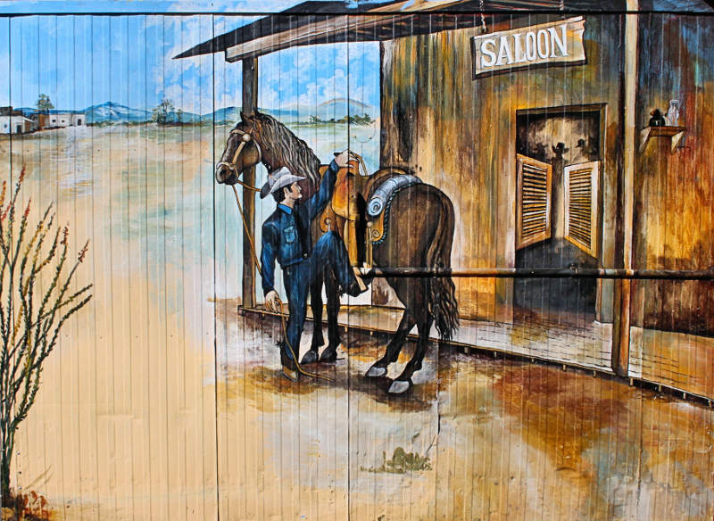 The Tucson Murals Project: Wrapping around Los Portales