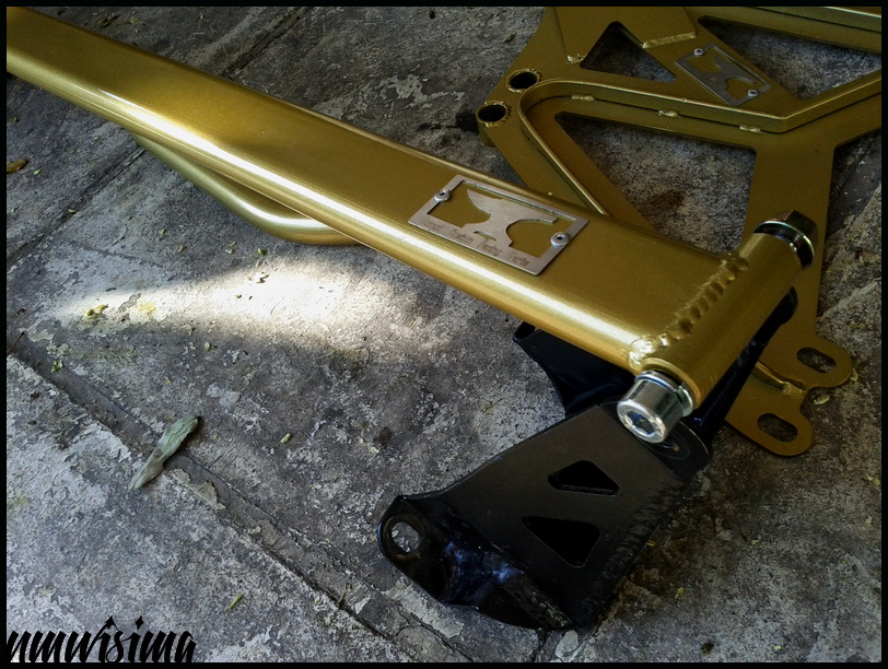 JDMbits: DIY Guide: Amoni Fabs Mx5 Rear Strut Brace!