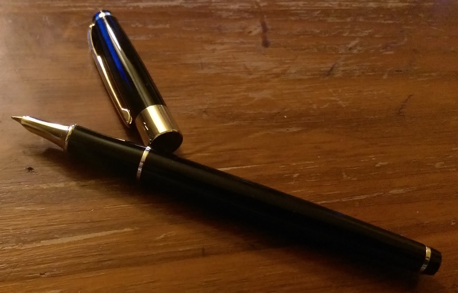 ## UNE MORDUE DES BONS PLANS ##: Design moderne - Stylo Plume avec ...