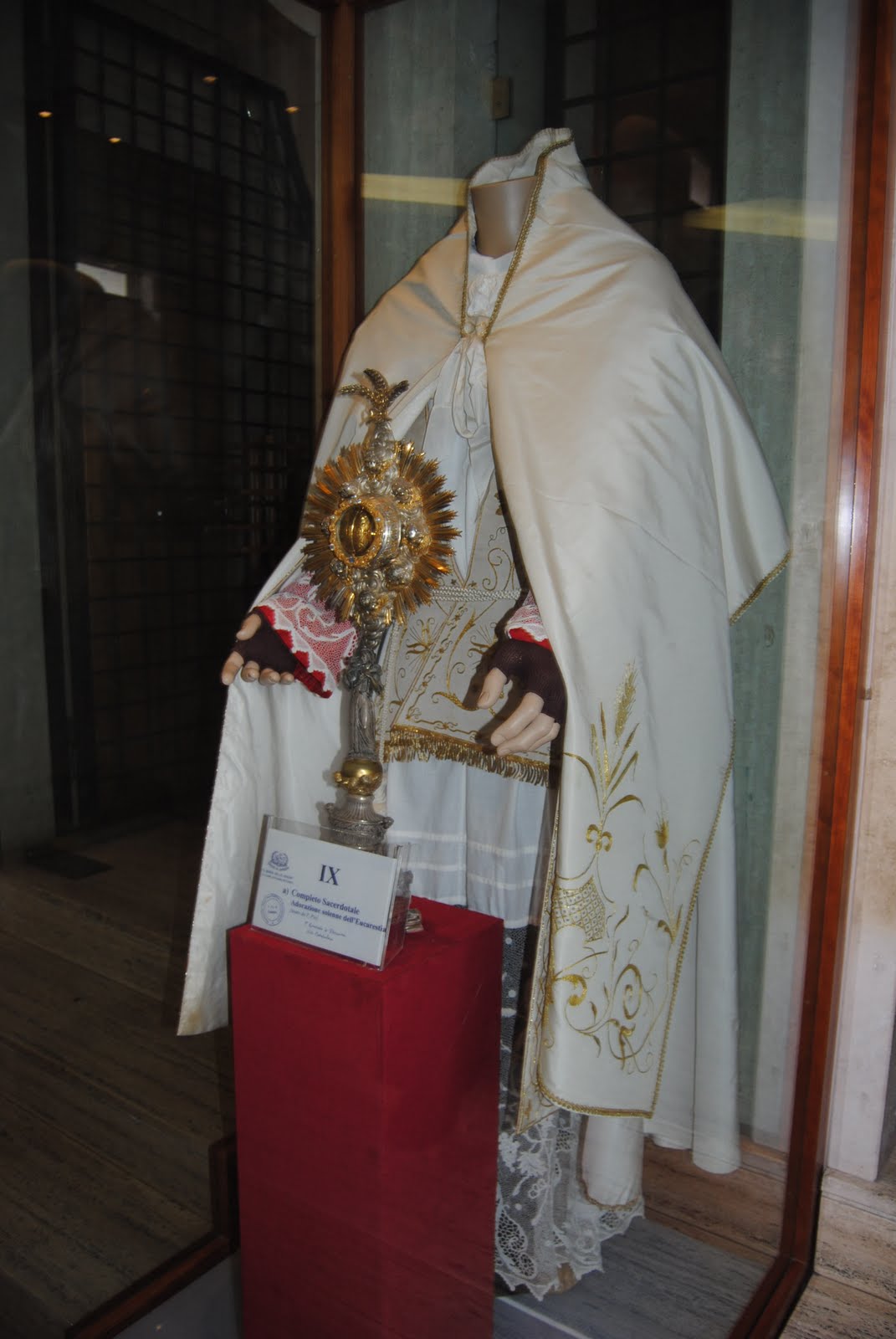 Orbis Catholicus Secundus: San Giovanni Rotondo: Padre Pio Vestments