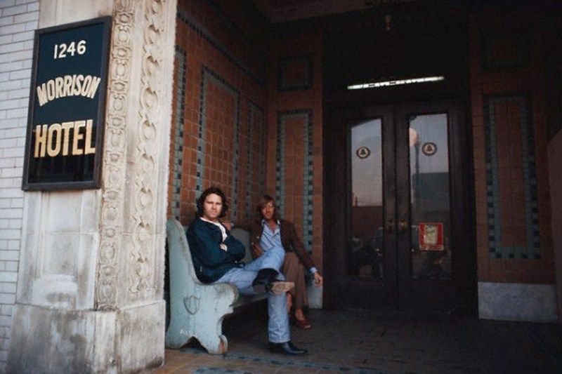 30 Rare Behind the Scenes Photographs From the Morrison Hotel's Album ...