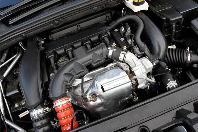 Avaliação do Peugeot 408 THP | Auto Motor News MT