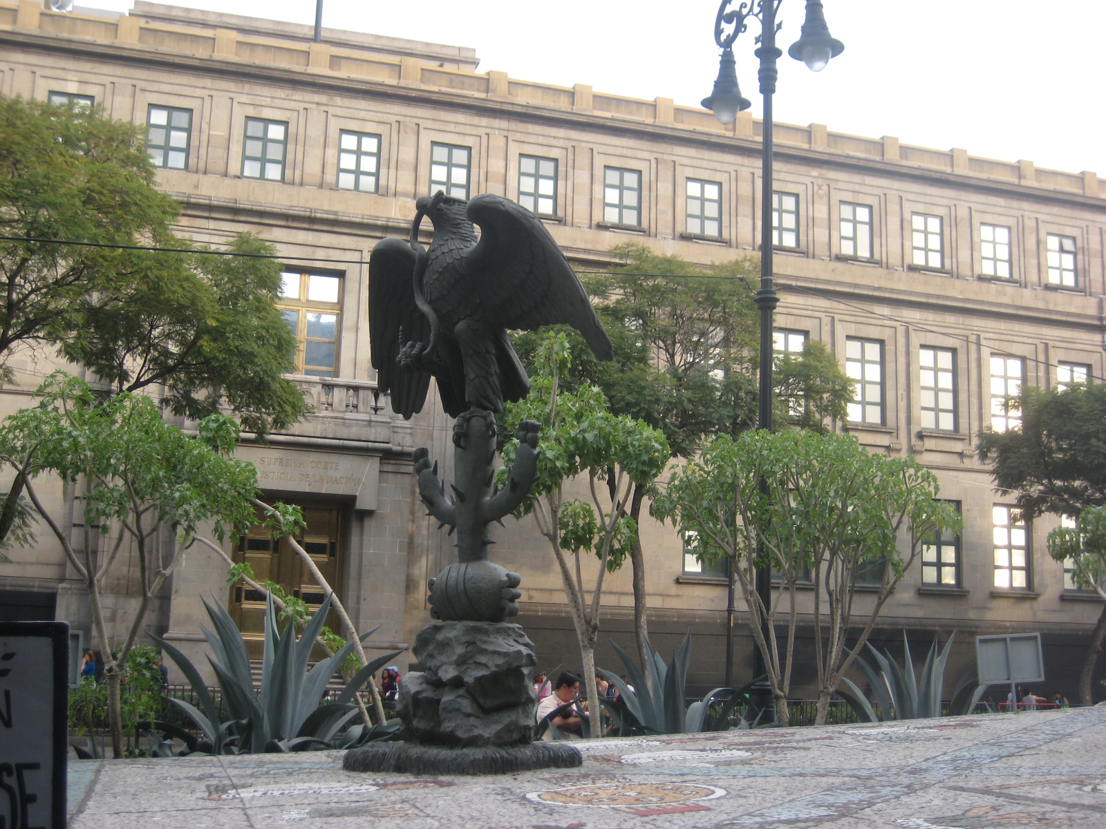 Centro Histórico: Pasado y presente: Monumento a la Fundación de México ...