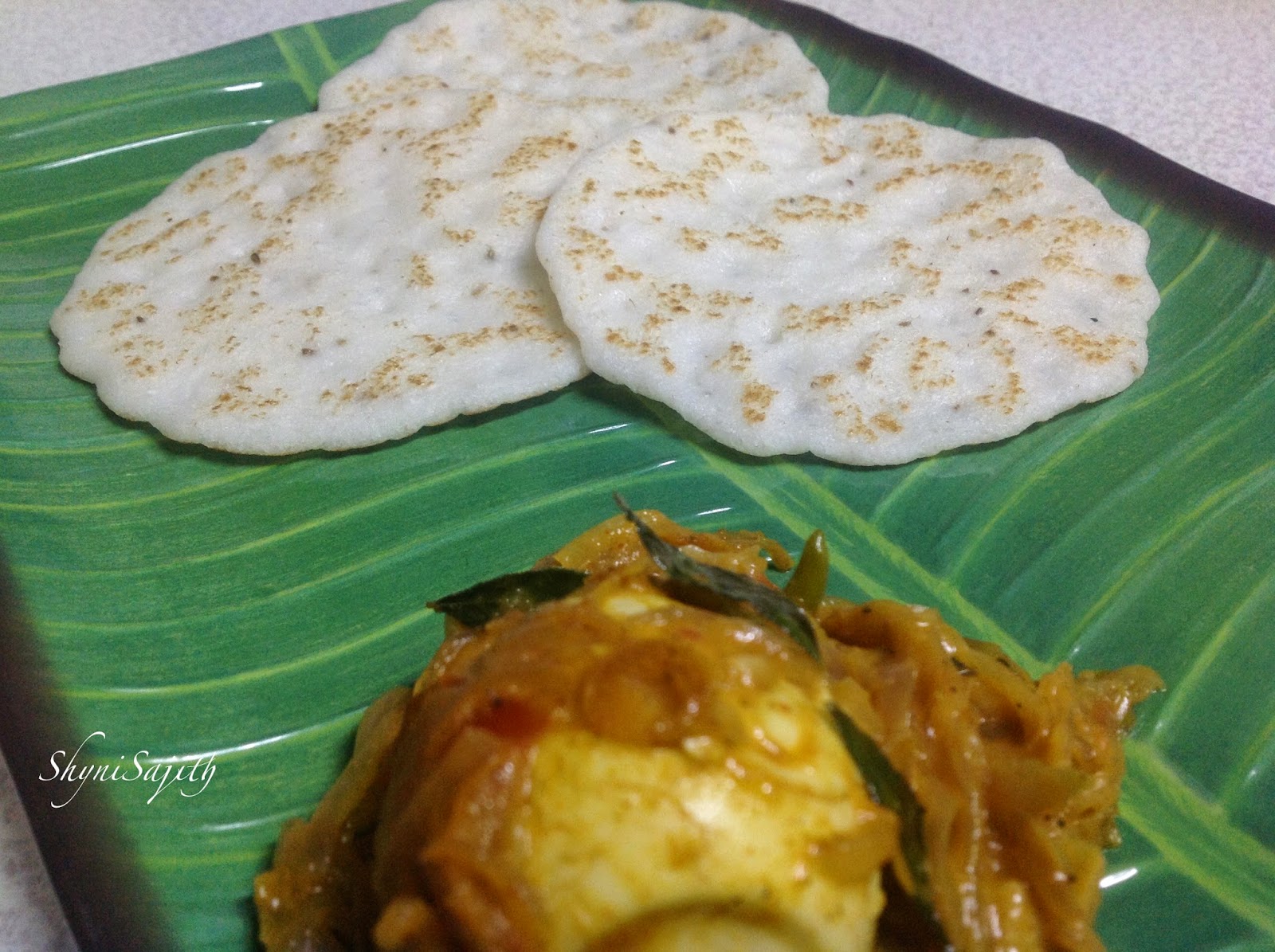 My Cooking Experiments.........: Kallappam With Egg Mappas