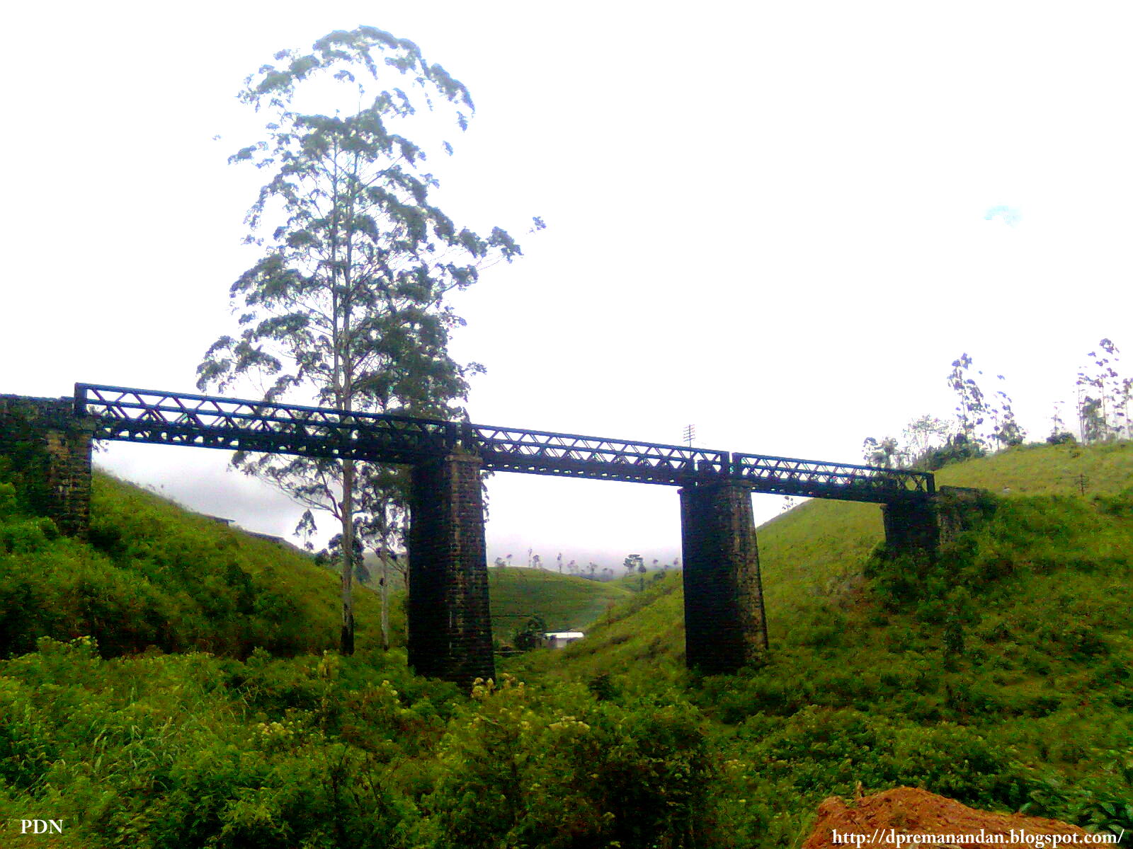 FOOT On ^ 60 FEET Bridge