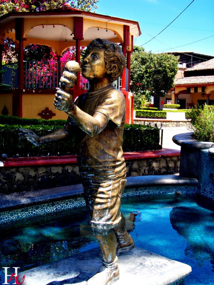 Jaime Ramos Méndez: Fuente del paletero en Tocumbo, Michoacán ...