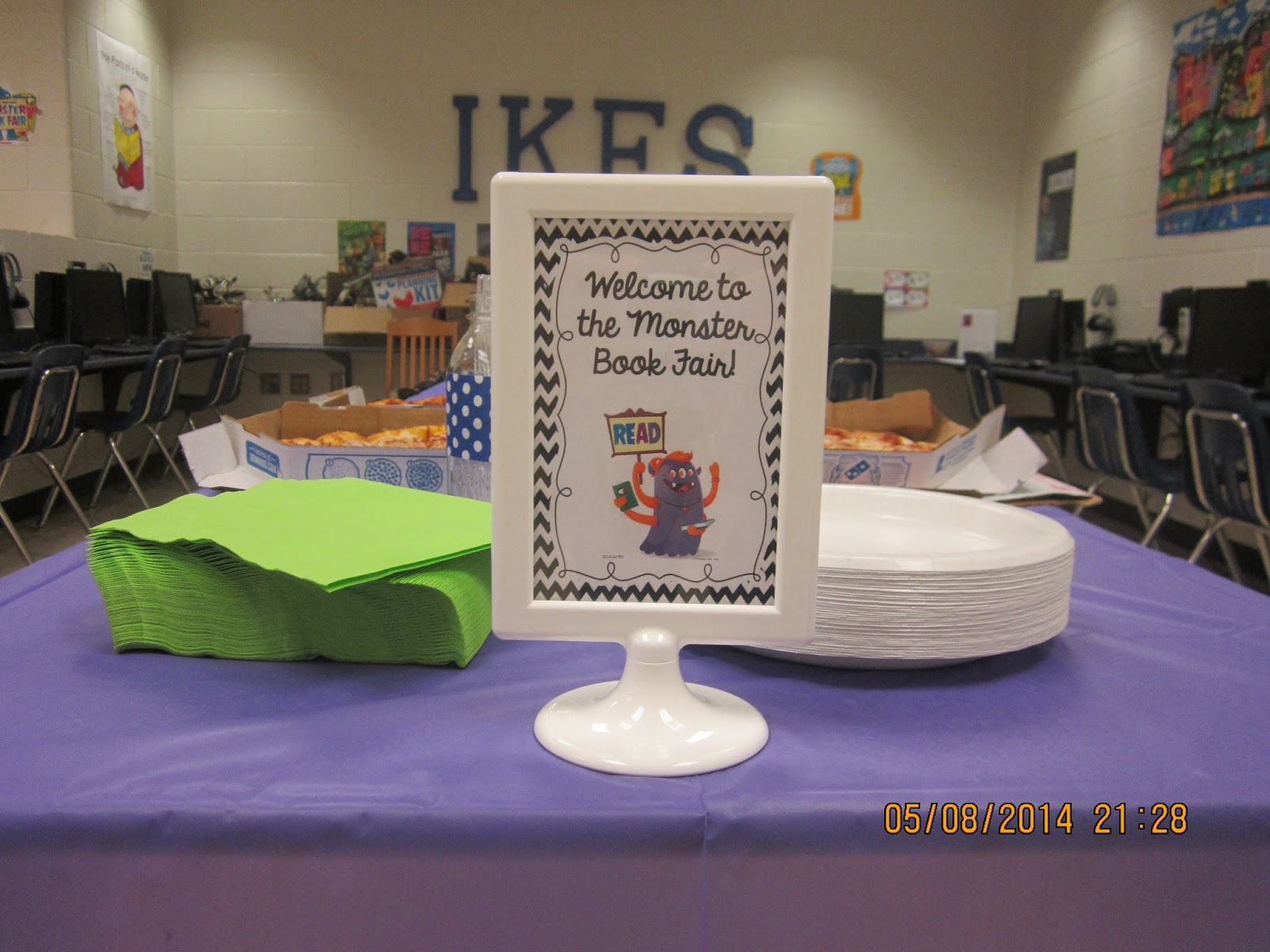 Miss Liberry Teacher: Monster Book Fair