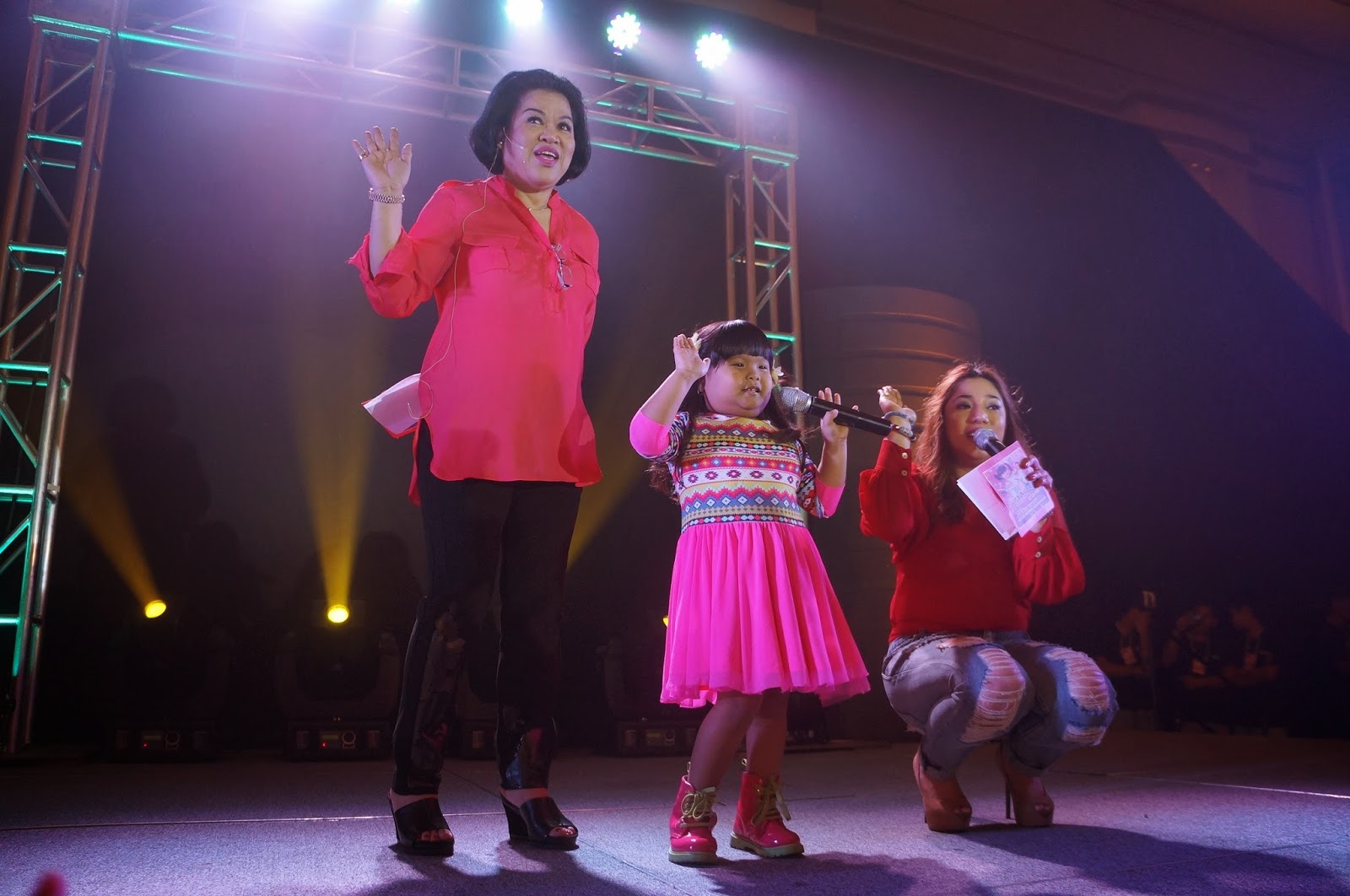 Ryzza Mae Dizon Wows the Crowd at the Loom Band Magic Show ~ Wazzup ...