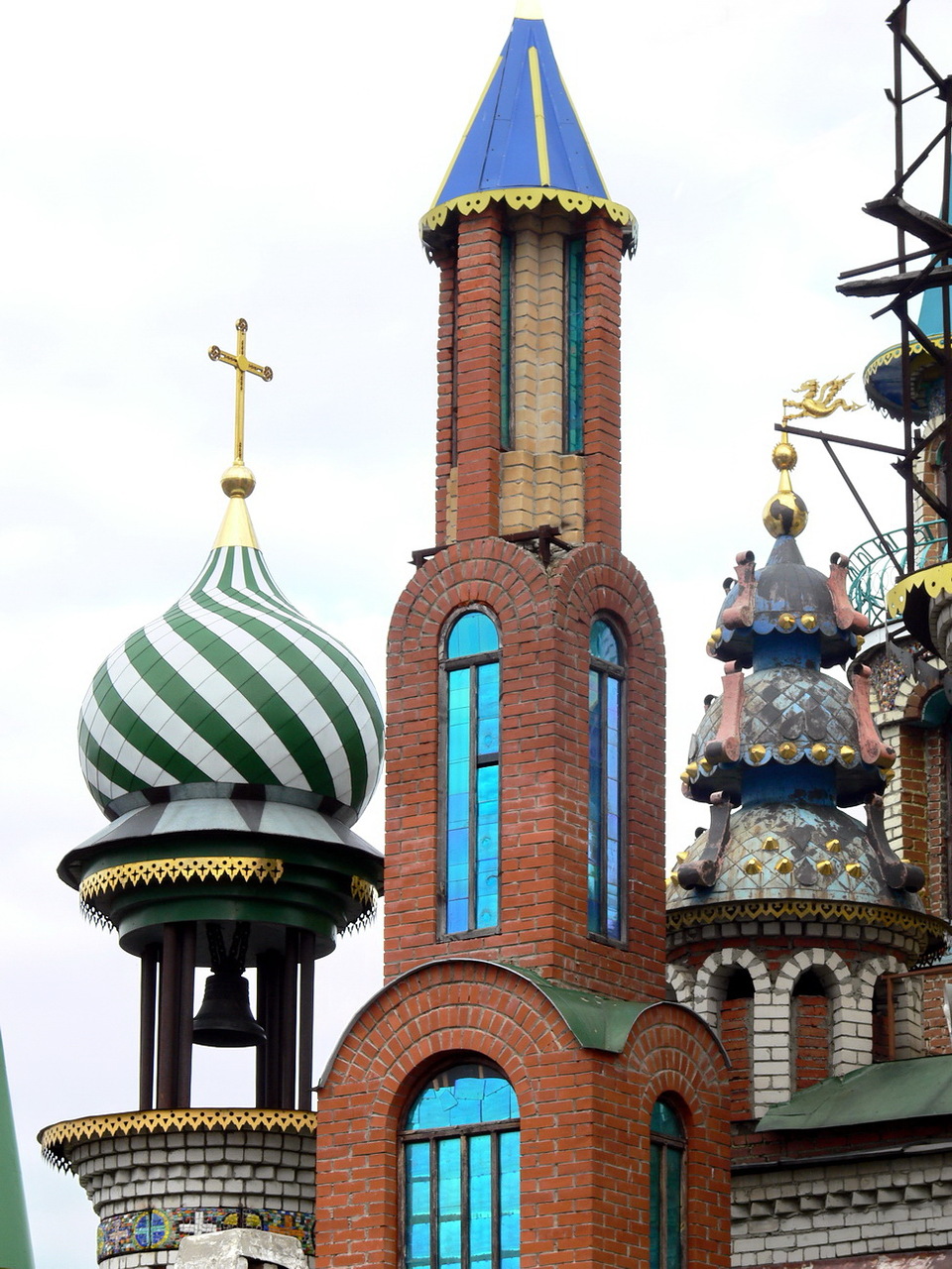 Une curiosité de qualité: Ildar Khanov et le Temple de toutes les Religions Une curiosité de qualité: Ildar Khanov et le Temple de toutes les Religions