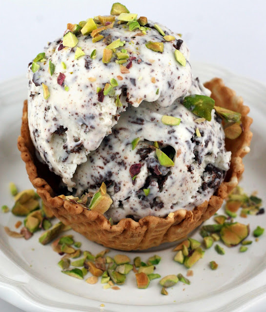 Bee Sweet: Cannoli Cream Gelato