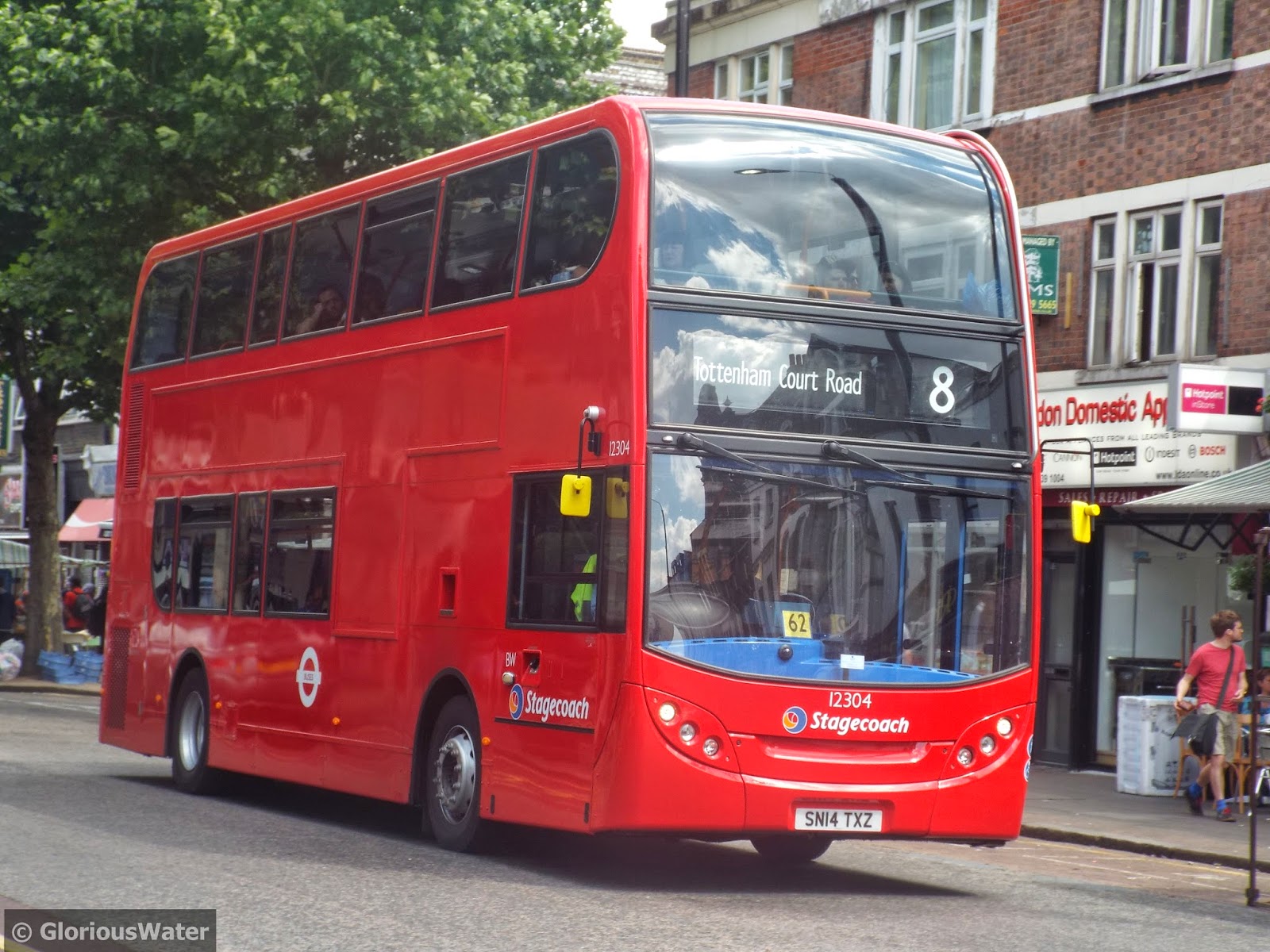 The London Bus Blog: Route 8 'the gr8'