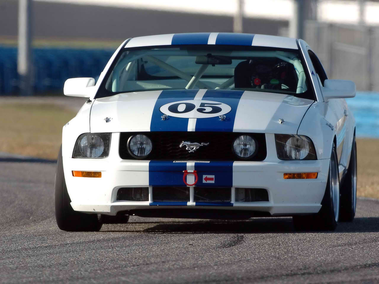 car: ford mustang GT