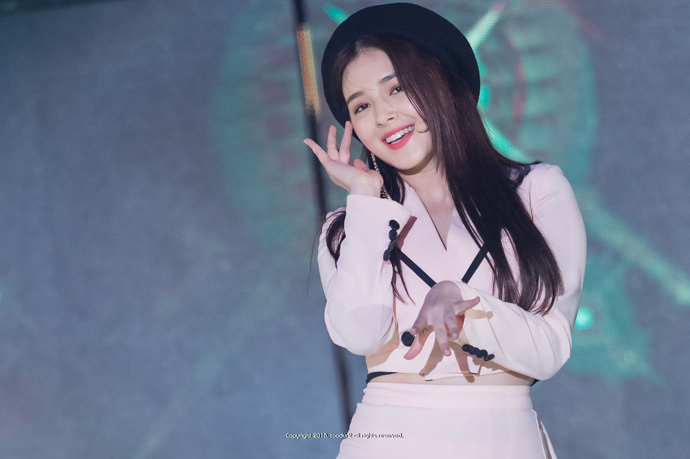 MOMOLAND Nancy is so beautiful in pink - Who's your bias?