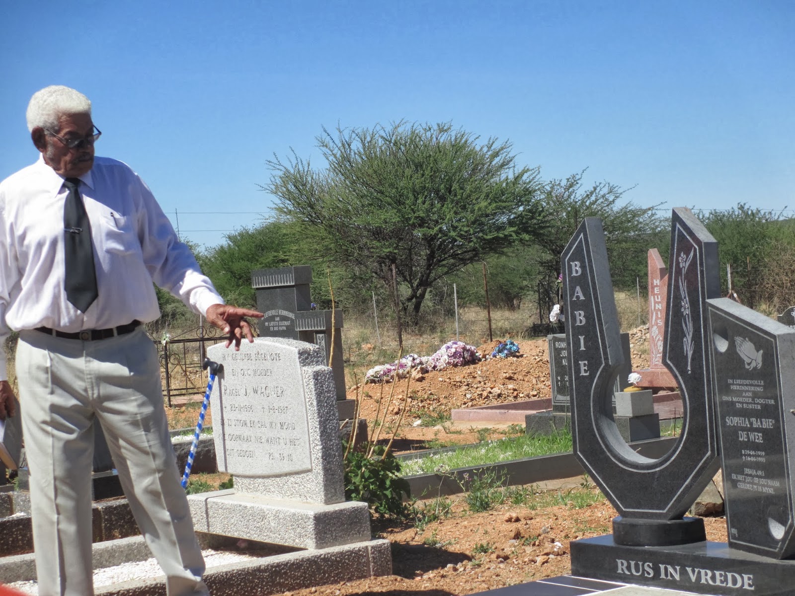 Loletta in Namibia: Tombstone Dedication