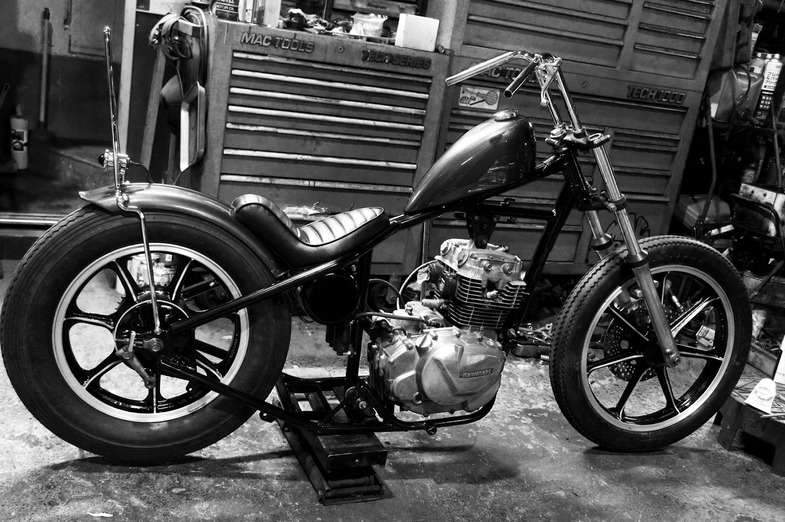 proper M/C builds: Z250LTD chopper