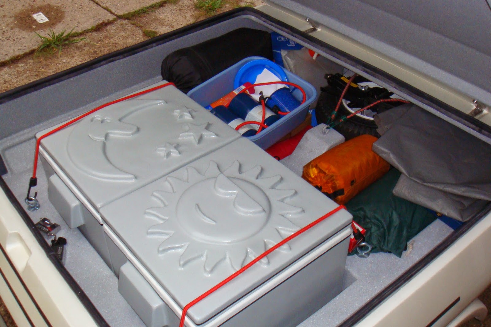 The Tinkers Workshop: Custom Built Fiber Glass Coolers