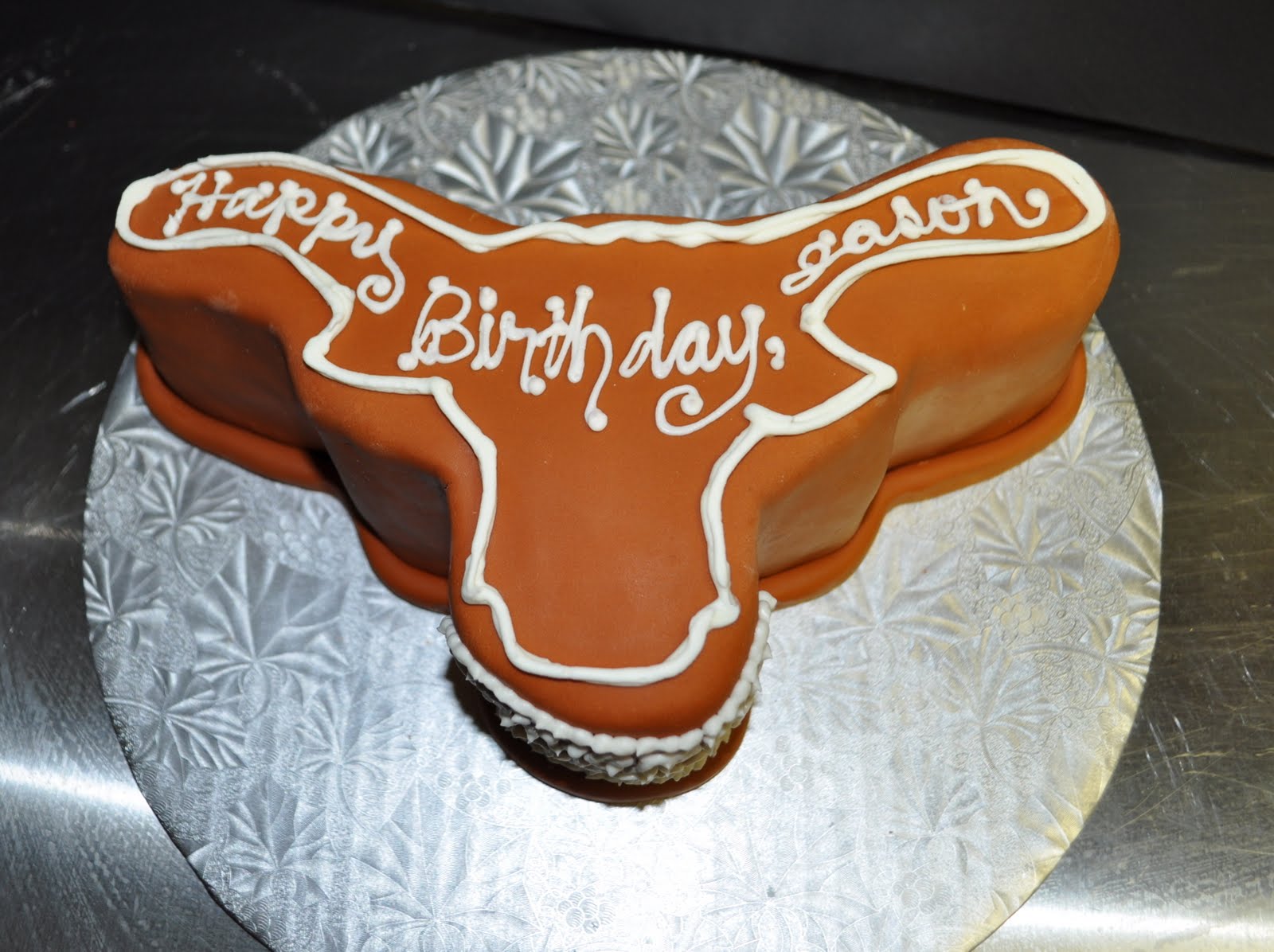 Leah's Sweet Treats: Texas Longhorn Cake