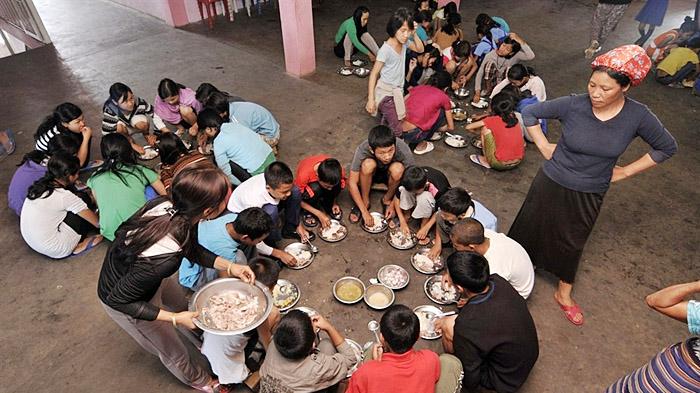 The Amazing World : Ziona Chana Family (The world's largest family ...