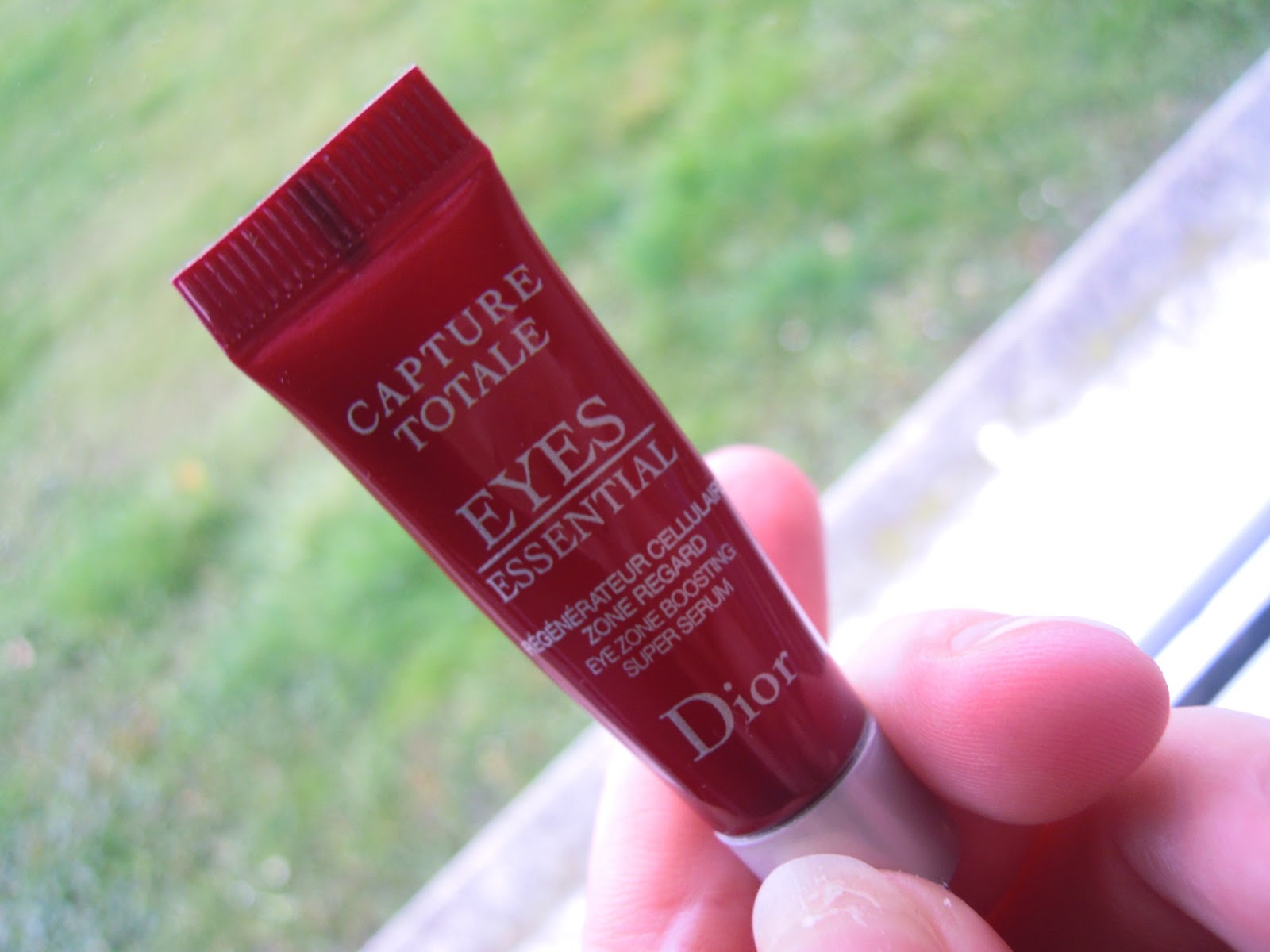 Lipsticks and Heels : Sample Sunday - Dior Capture Totale Eyes Essential.