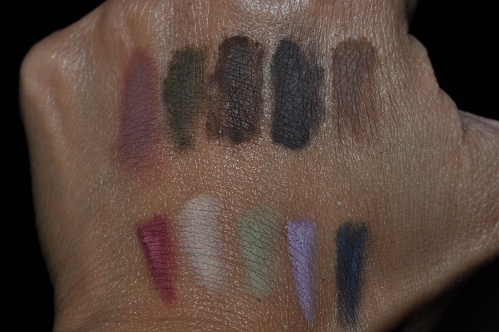 Bare Minerals A Vision in Velvet 20-Piece Eye Color Set Swatches ...