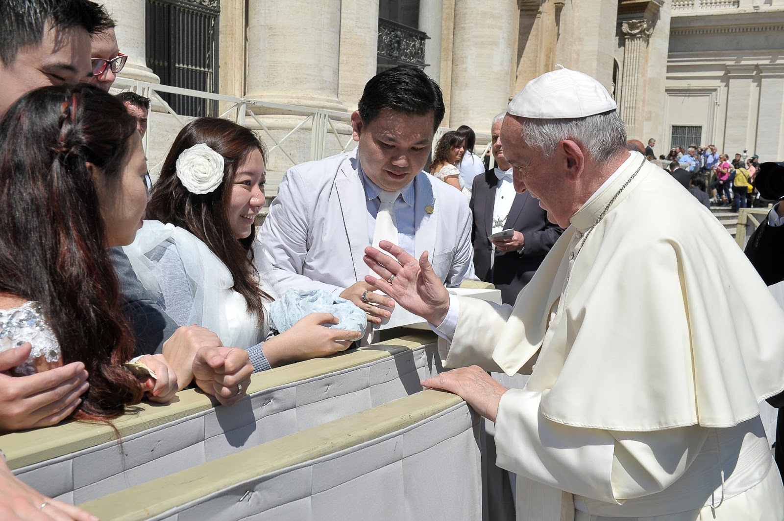 Little Lil Round: Our Europe Honeymoon at Vatican City: Attending ...