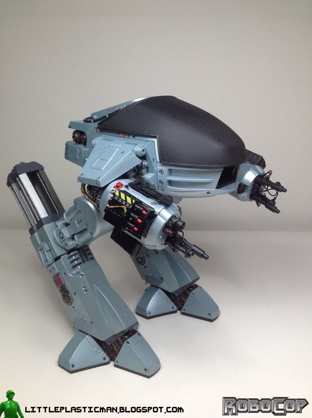 Little Plastic Man Toy Blog and Review Singapore: NECA ED-209 Robocop