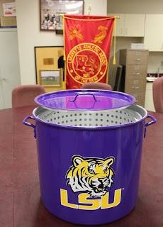 LAAD.net News: MAY 1, 2011 - Showing a LSU POT PICTURE.