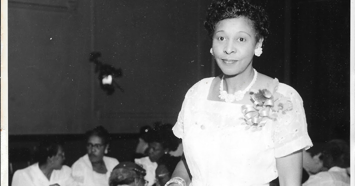 Between the Gate Posts: Mary Markham Lively 1900-1985