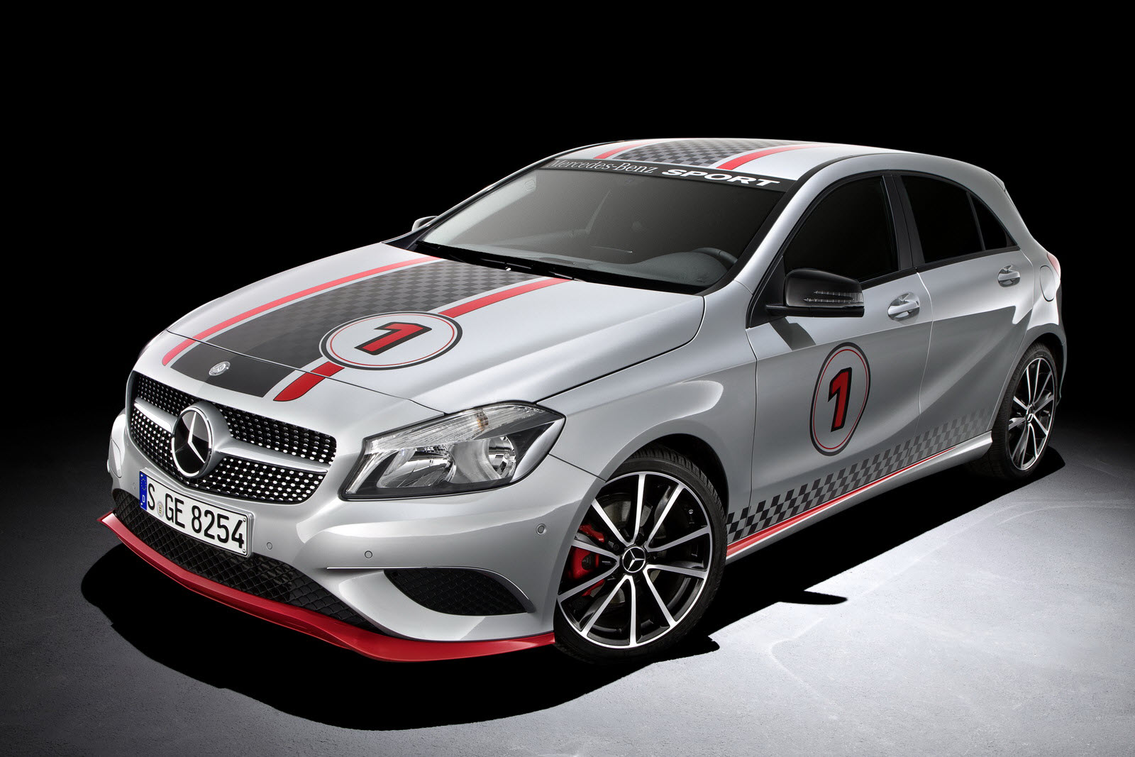 MERCEDES-BENZ SPORT EXTENDS ITS PORTFOLIO: SPORTY EMPHASIS FOR THE A-CLASS