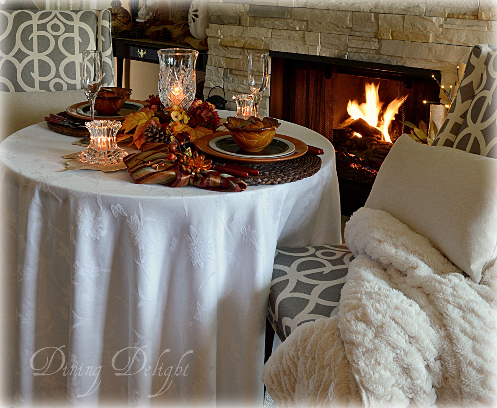 Dining Delight: Anniversary Table for Two