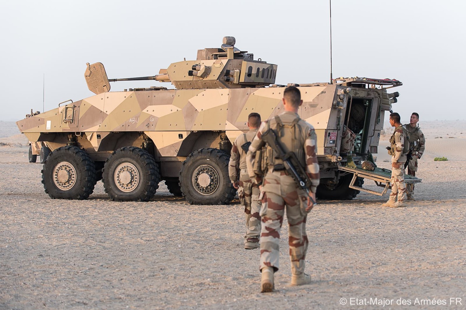 SNAFU!: French Army VBCI IFV with new desert camouflage pattern.