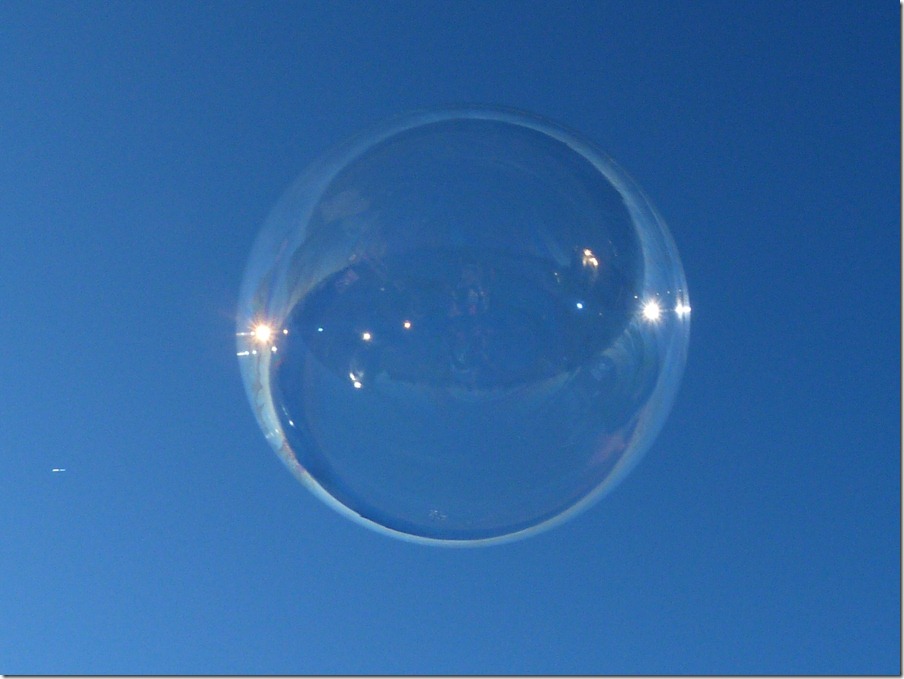 De tout, de rien, de Bretagne et d'ailleurs...: Eclater la bulle....