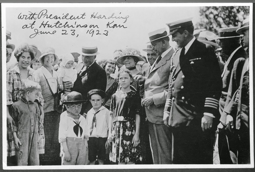 marylourambles: President Harding with Children