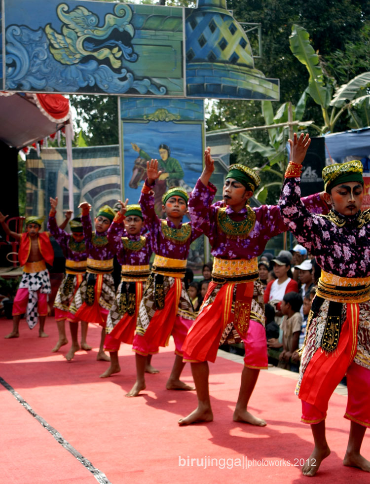 masagung munip: TARI SORENG : Warisan Budaya dan Seni