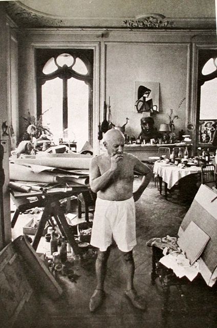 MONDOBLOGO: picasso in his studio villa "la californie"
