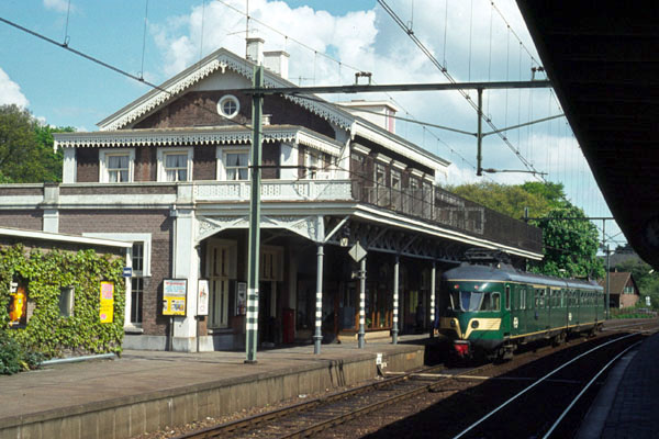 Geheugenvanbaarn.nl: Station Baarn aan de Oosterspoorweg deel 1